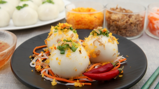 Sticky Rice Balls in Ginger Syrup (Che Troi Nuoc) - Easy Recipe & Video