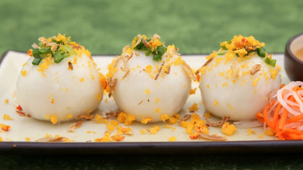 Sticky Rice Dumplings (Banh It Tran) - Easy-to-Follow Recipe with Video