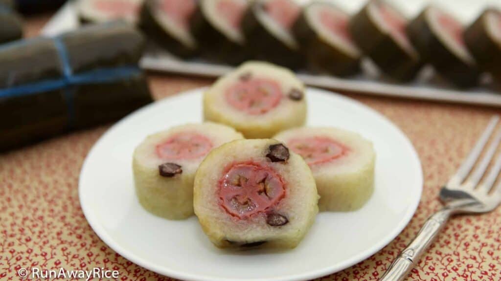 Sticky Rice and Banana Cakes (Banh Tet Chuoi) - Pressure Cooker Recipe