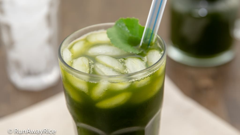 Pennywort Juice (Nuoc Rau Ma) - Healthy Green Juice Recipe with Video