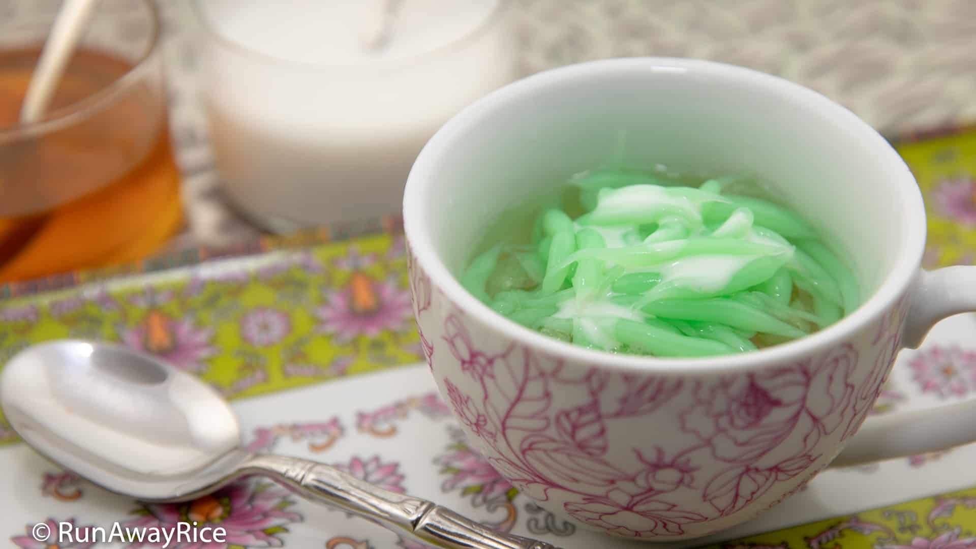 Pandan Jelly Dessert (Che Banh Lot) - Easy Recipe with Video