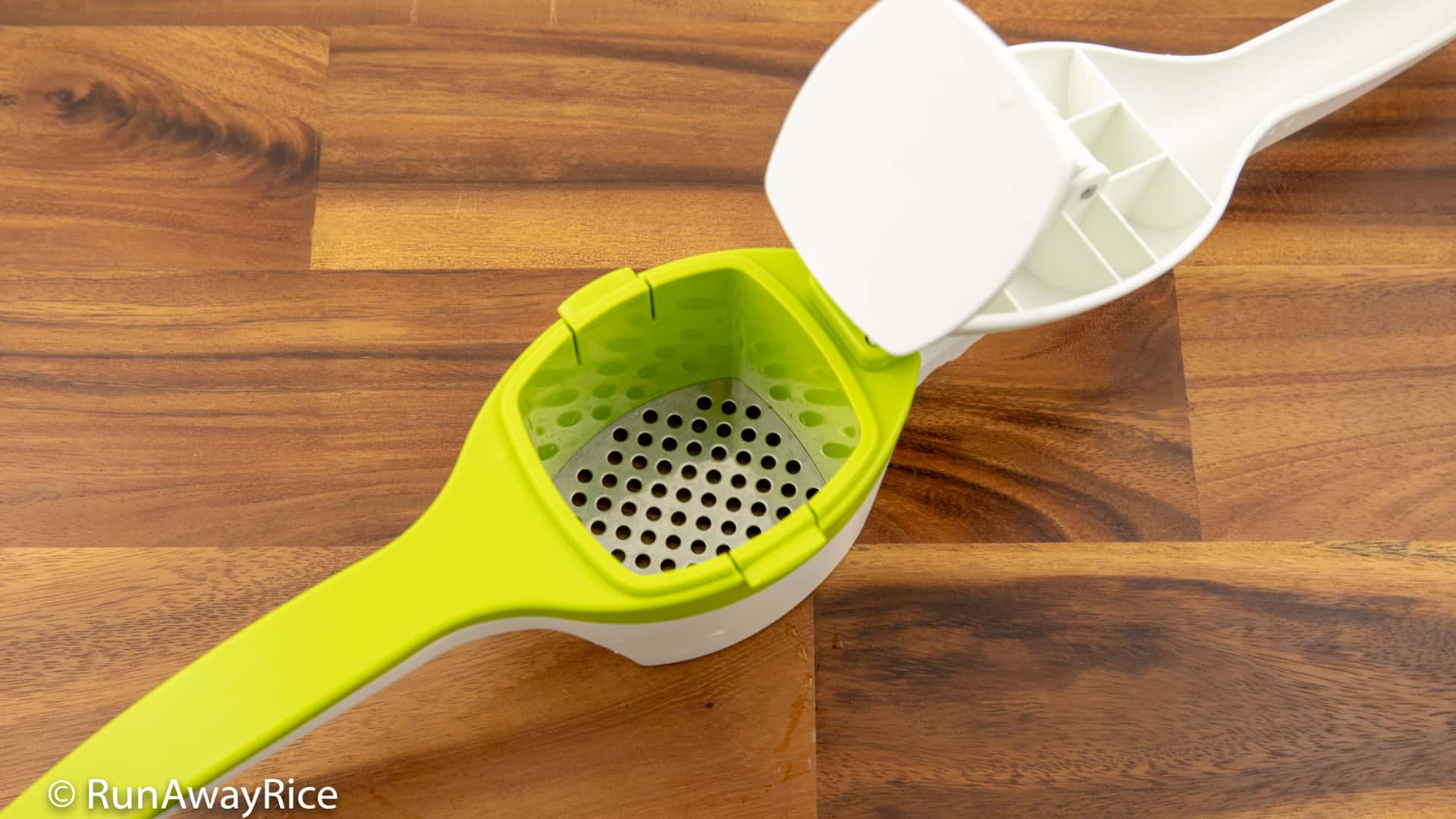 Pandan Jelly Dessert (Che Banh Lot) - Easy Recipe with Video