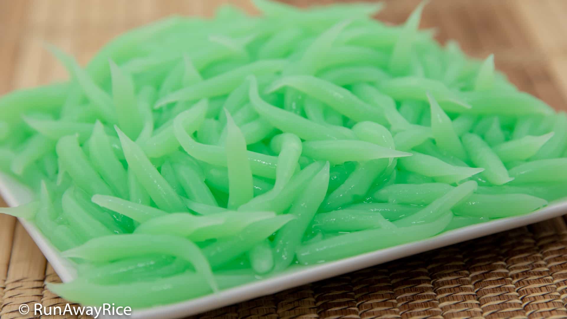 Pandan Jelly Dessert (Che Banh Lot) - Easy Recipe with Video
